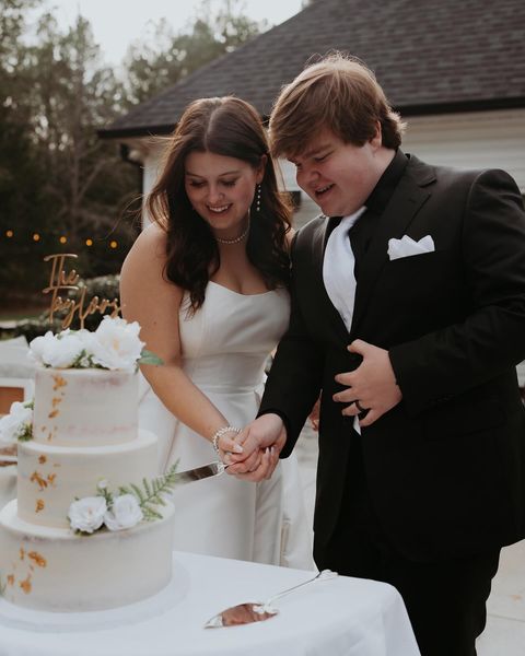 Jeremy Ray Taylor Biography with Age, Height, Wife & Family